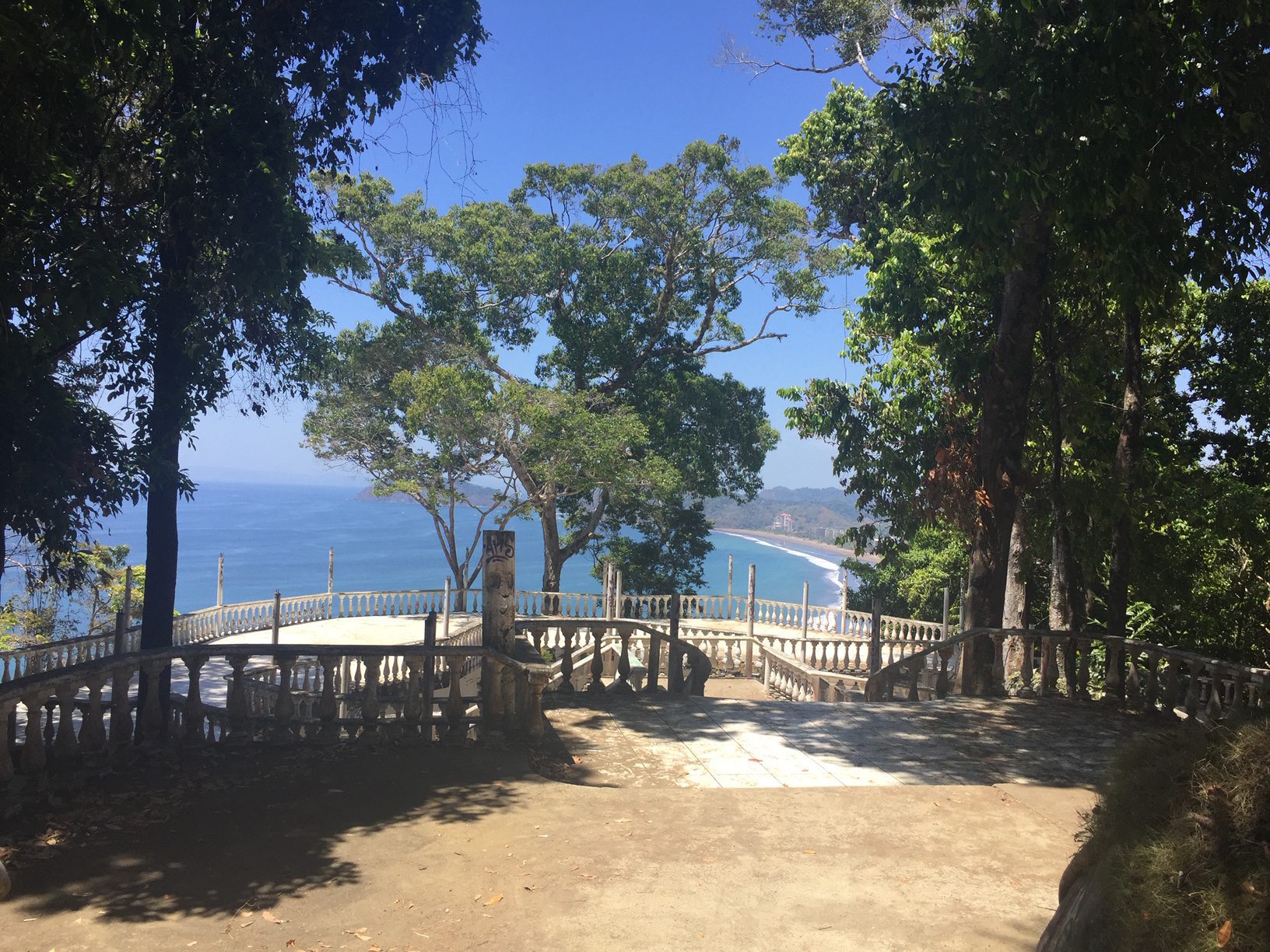 Ruins El Miro in Jacó - Monte Carlo Condominiums - Jaco Beach